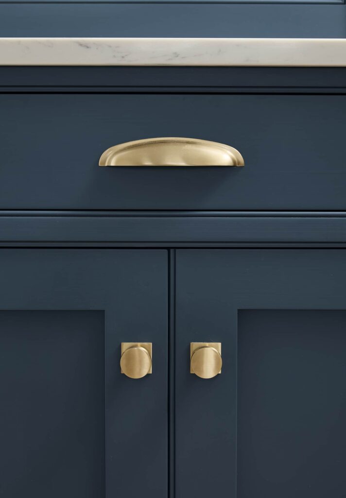 KITCHEN SOLUTIONS: KITCHEN HANDLES - Simon Taylor